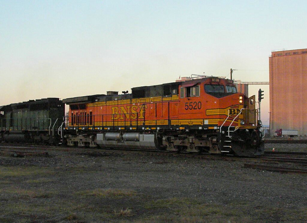 BNSF 5520